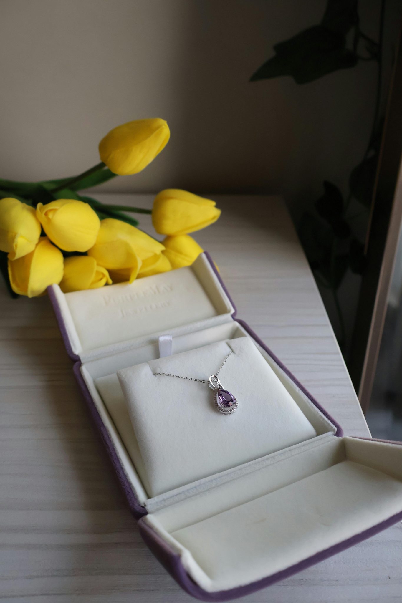 The Baddie Purse Essentials You Should Always Have With You